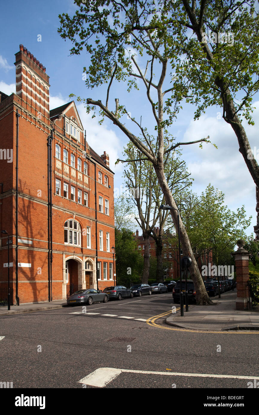 Red brick building facade england hi-res stock photography and images ...