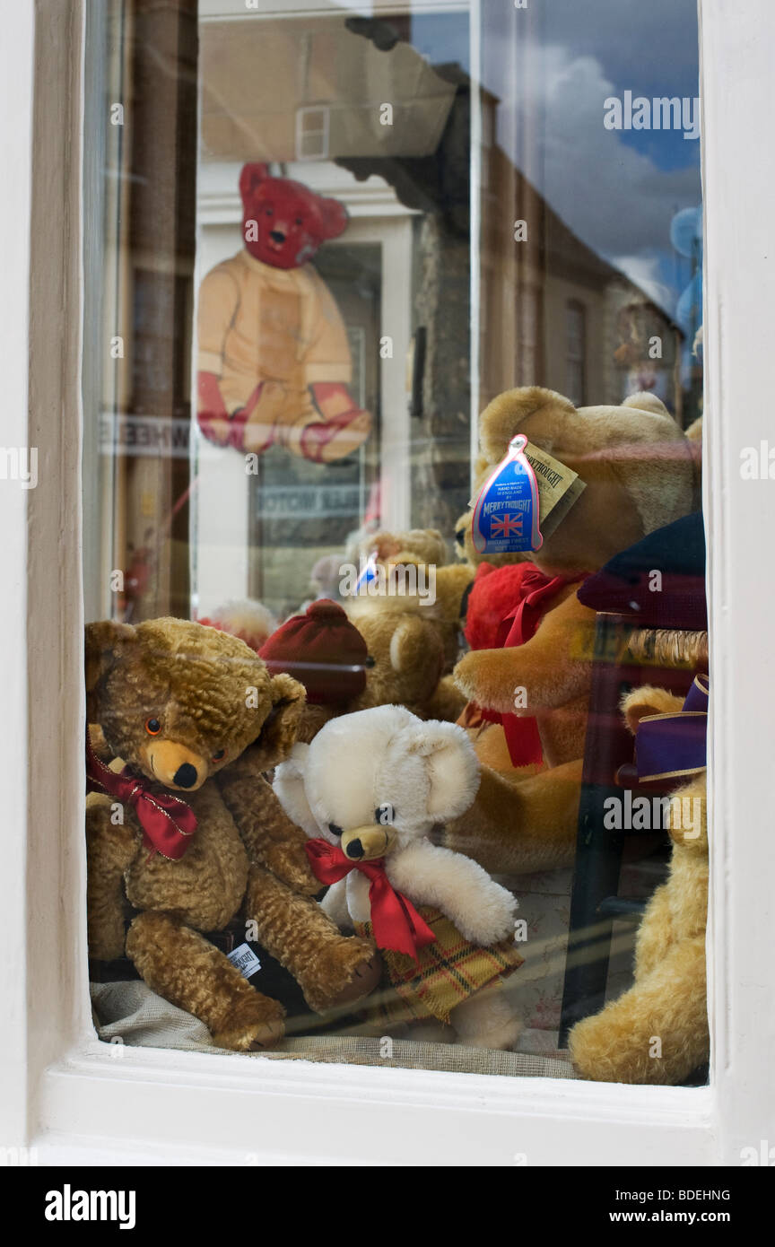 Teddy bear shop window, Witney, Oxfordshire, England Stock Photo - Alamy