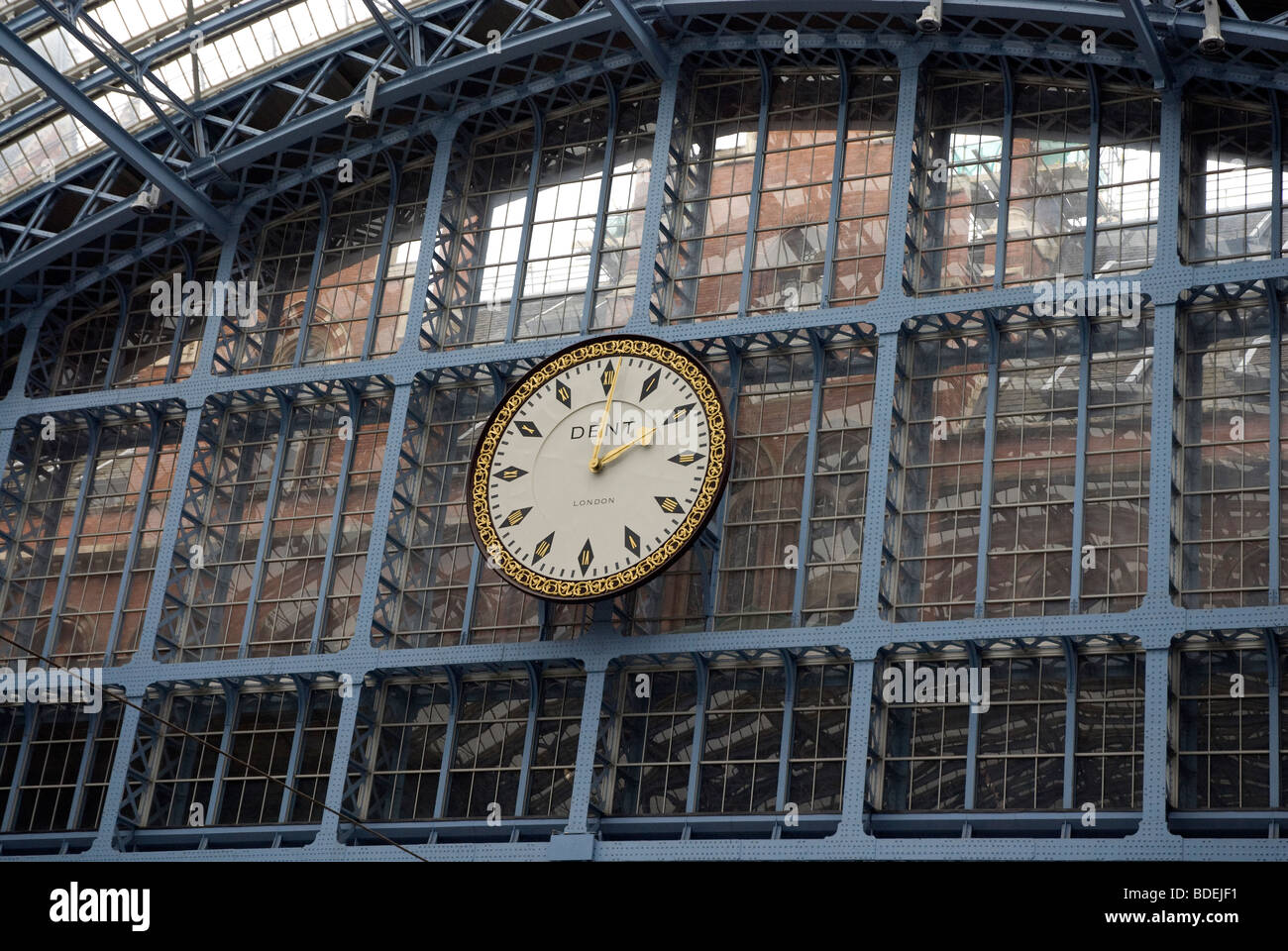 Station clock, St Pancras International Railway Station, London UK ...