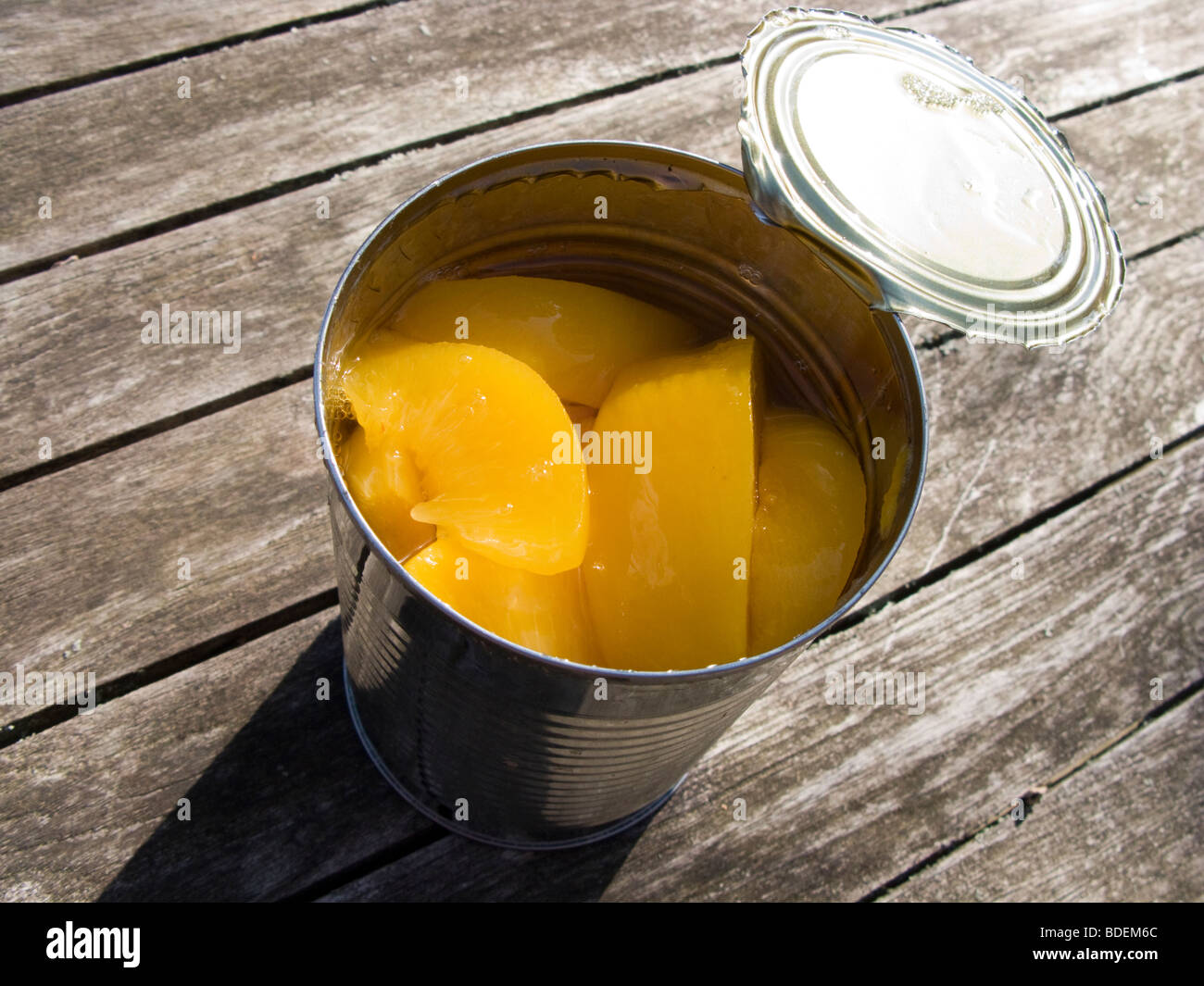 Peaches tinned hi-res stock photography and images - Alamy