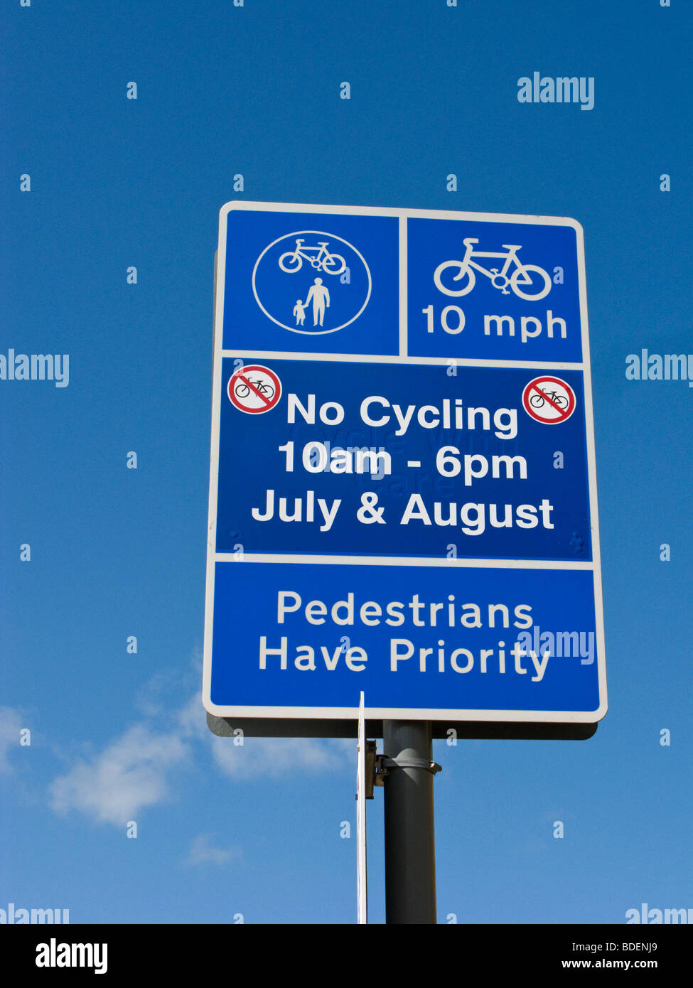 Cycling guide hi-res stock photography and images - Alamy