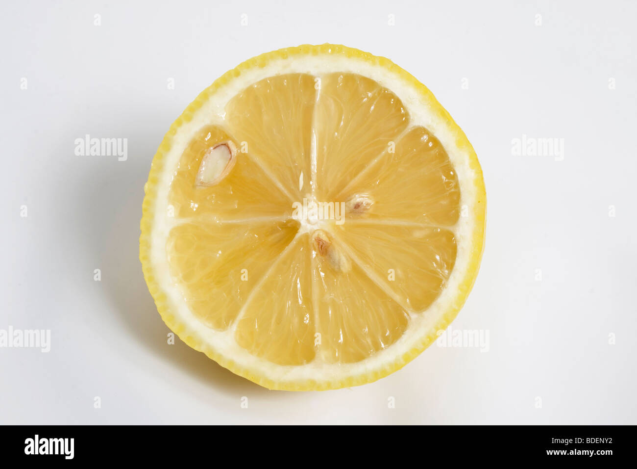 yellow sparkling cut lemon Stock Photo - Alamy