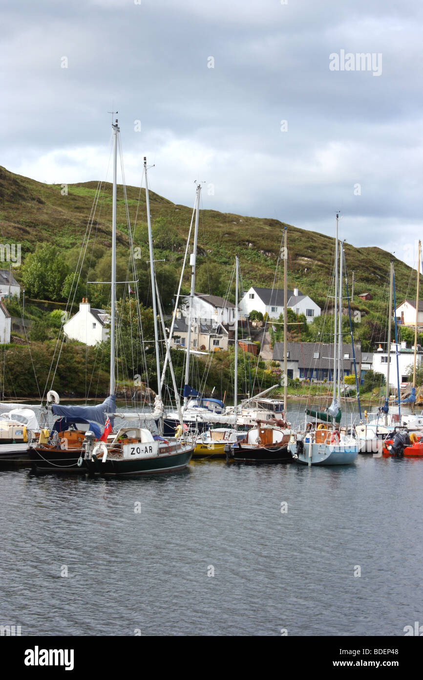 Fishing boats in kyleakin harbour hi-res stock photography and images ...
