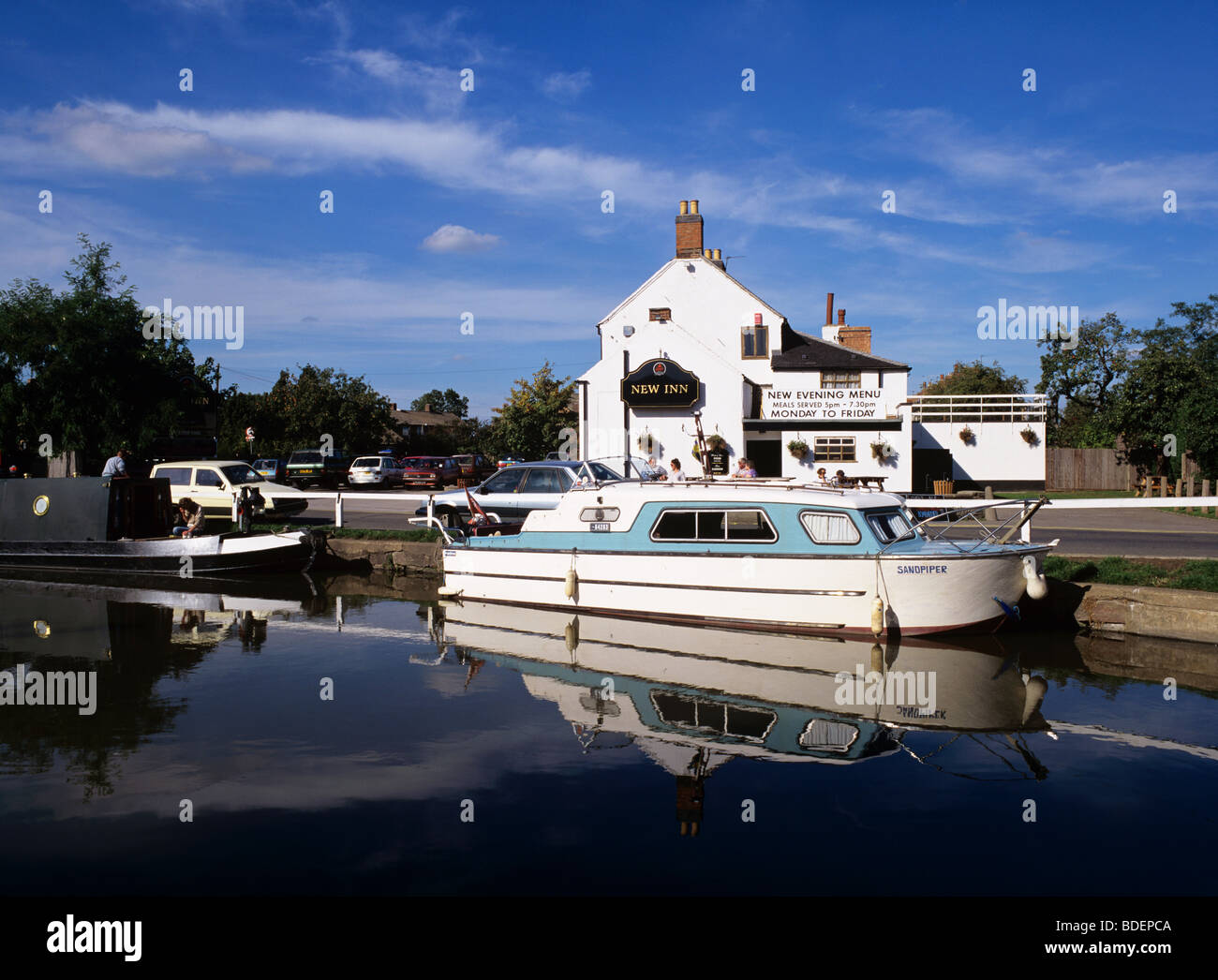 Shardlow canal pub hi-res stock photography and images - Alamy