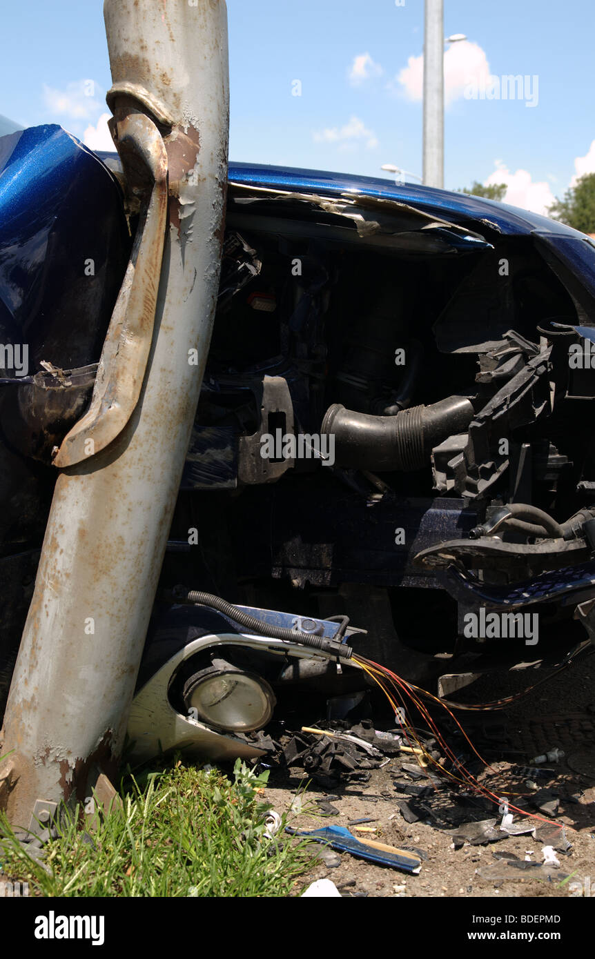 Debris column hi-res stock photography and images - Alamy