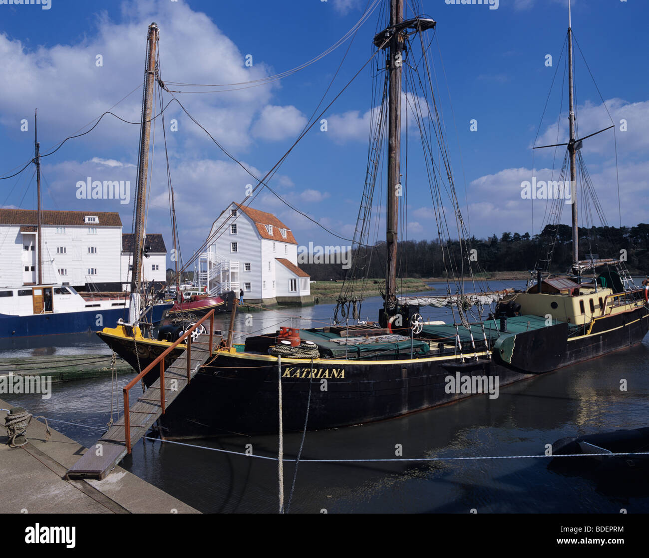 Fully restored tide mill on the Deben Estuary at Woodbridge Stock Photo ...