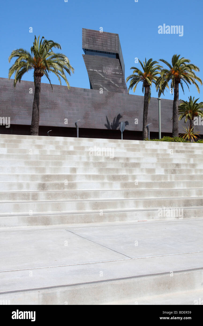 The de Young museum and Hamon Tower in the Golden Gate Park San ...