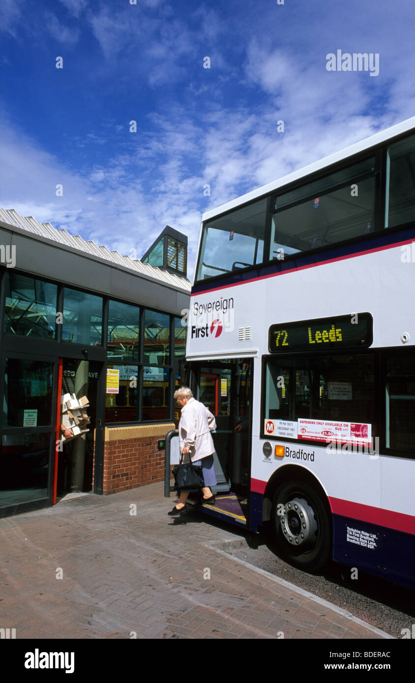 Missed bus stop hi-res stock photography and images - Alamy
