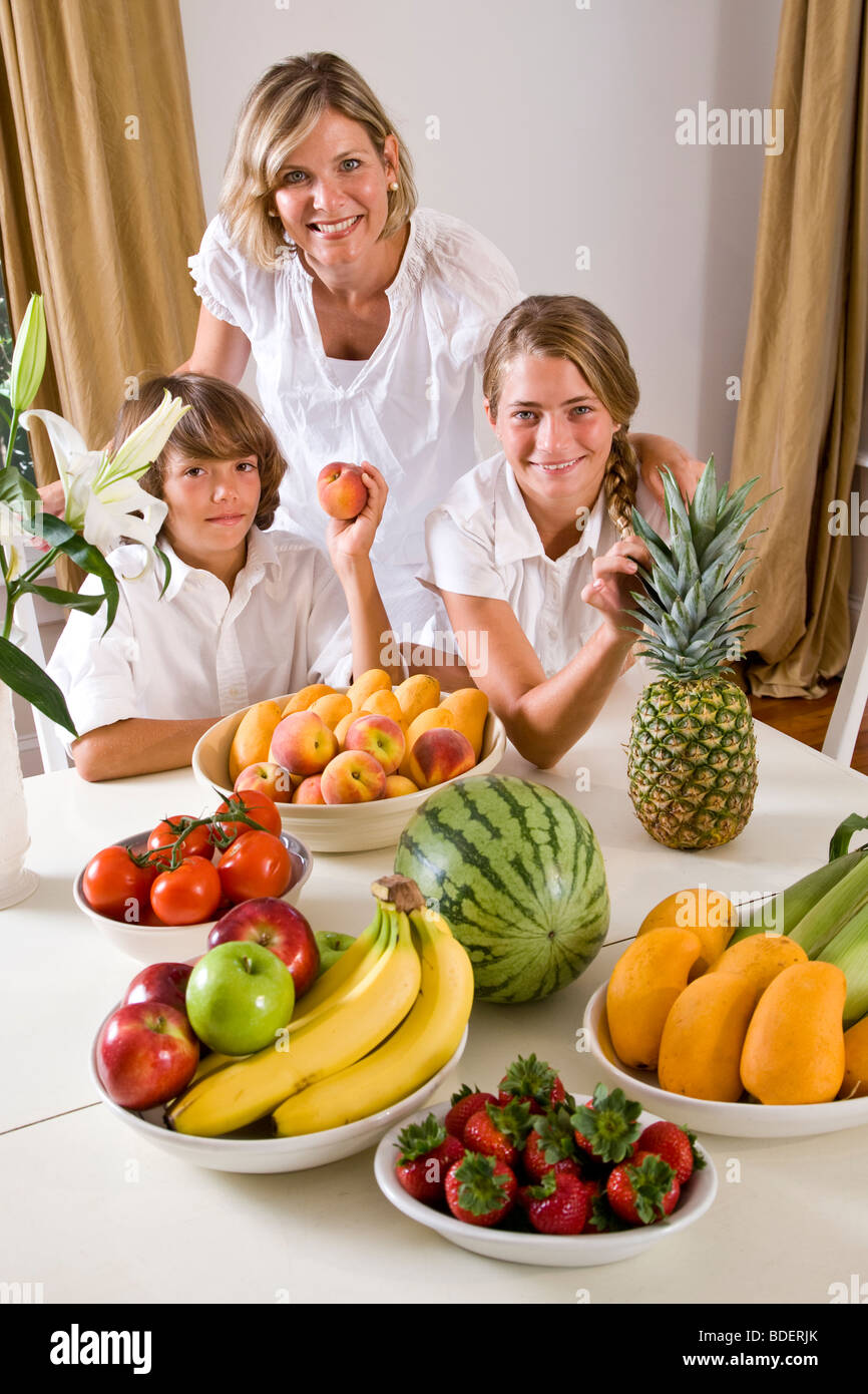 Children eating fruit variety hi-res stock photography and images - Alamy