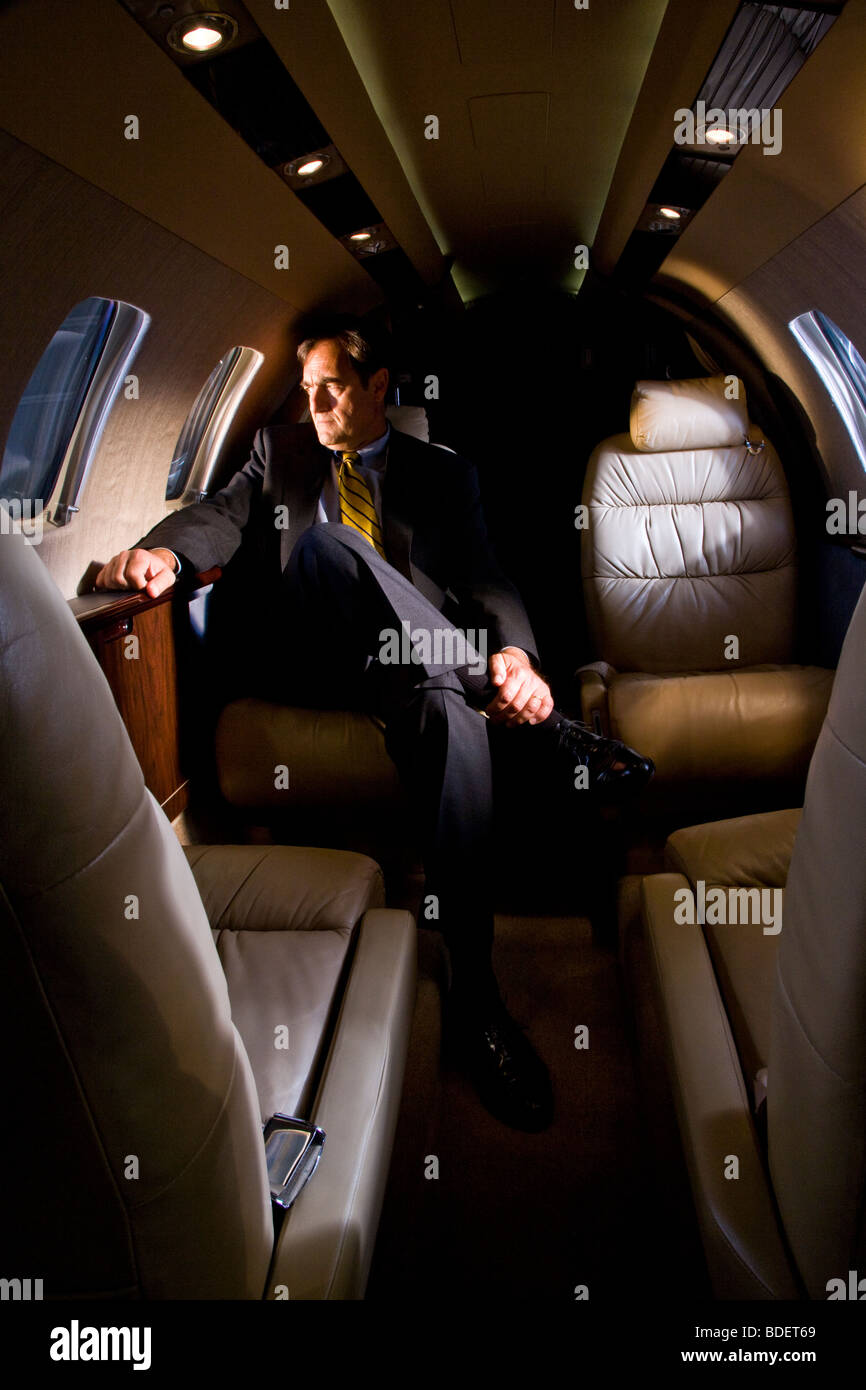 Small commuter passenger plane hi-res stock photography and images - Alamy