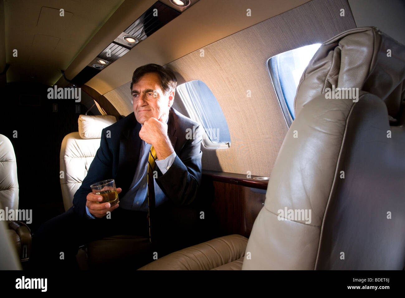 Airplane hand drink hi-res stock photography and images - Alamy