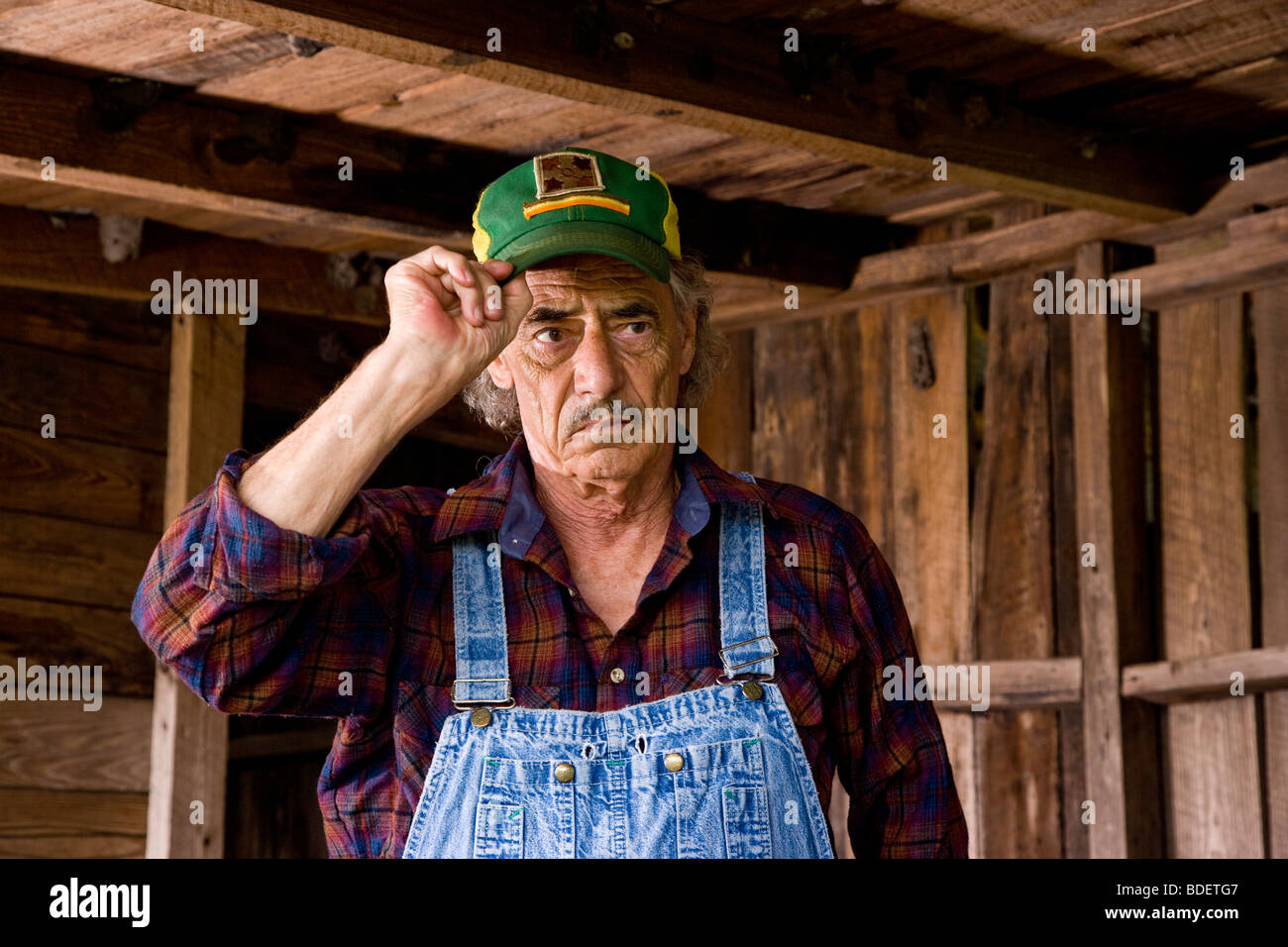 Senior man barn farmer wood hi-res stock photography and images - Alamy