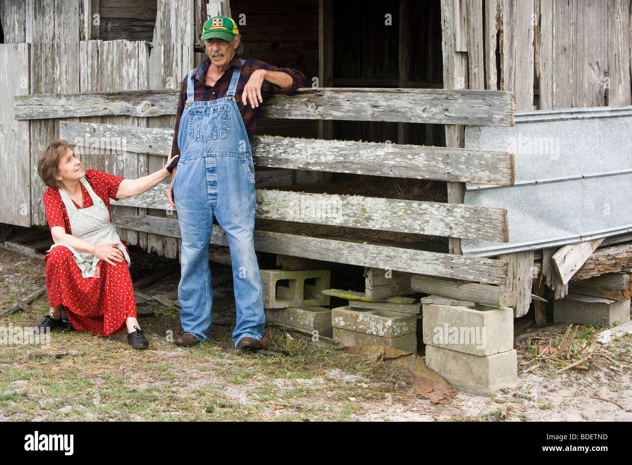 Senior man barn farmer wood hi-res stock photography and images - Alamy
