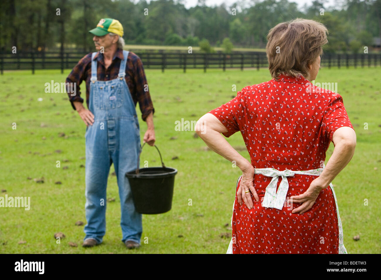 Senior couple working on farm hi-res stock photography and images - Alamy