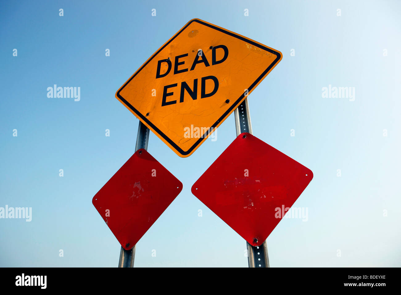 Dead end road traffic sign hi-res stock photography and images - Alamy