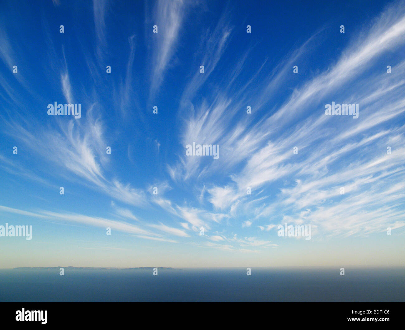 Cirriform wisps hi-res stock photography and images - Alamy