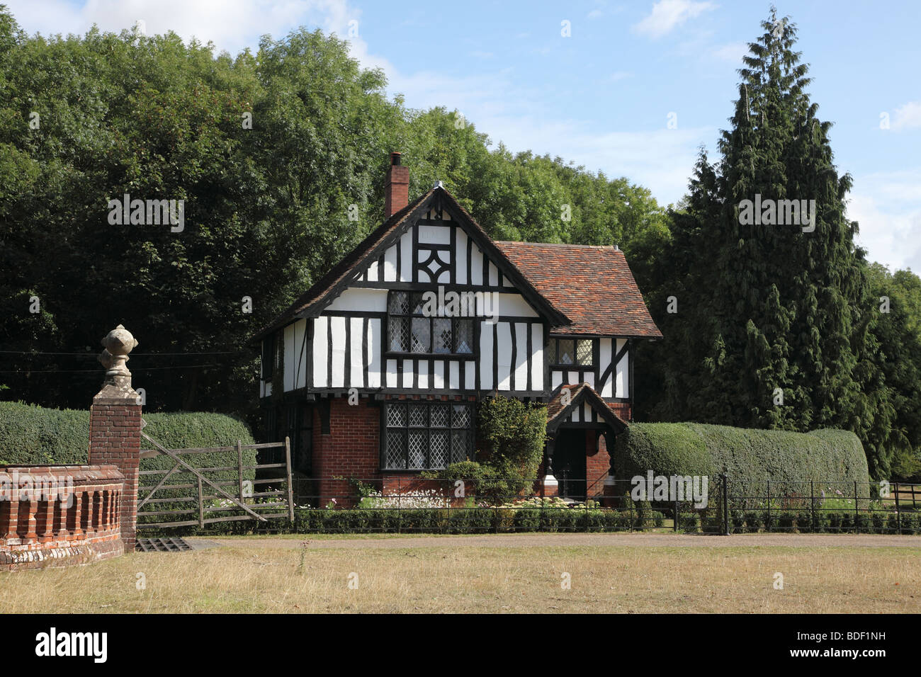 House in the rural Kent village of Doddington Stock Photo - Alamy