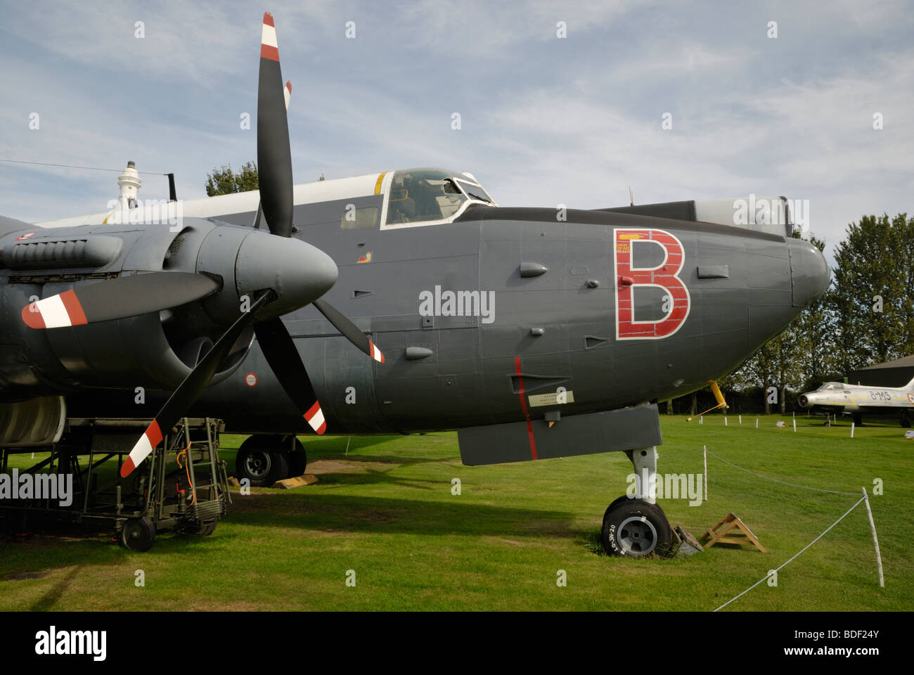 Shackleton aircraft hi-res stock photography and images - Alamy