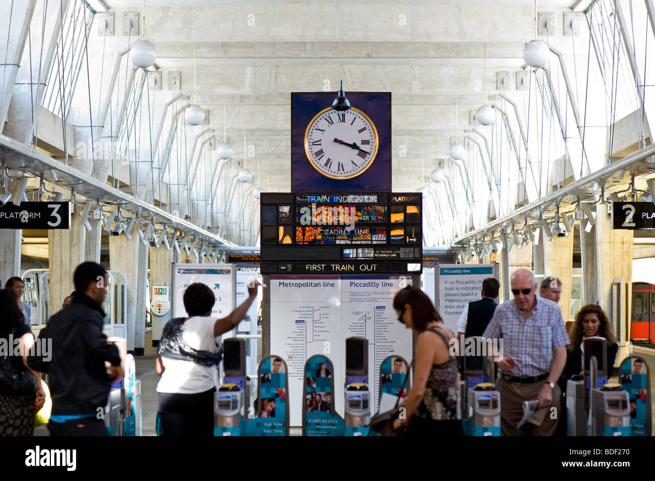 Uxbridge station hi-res stock photography and images - Alamy