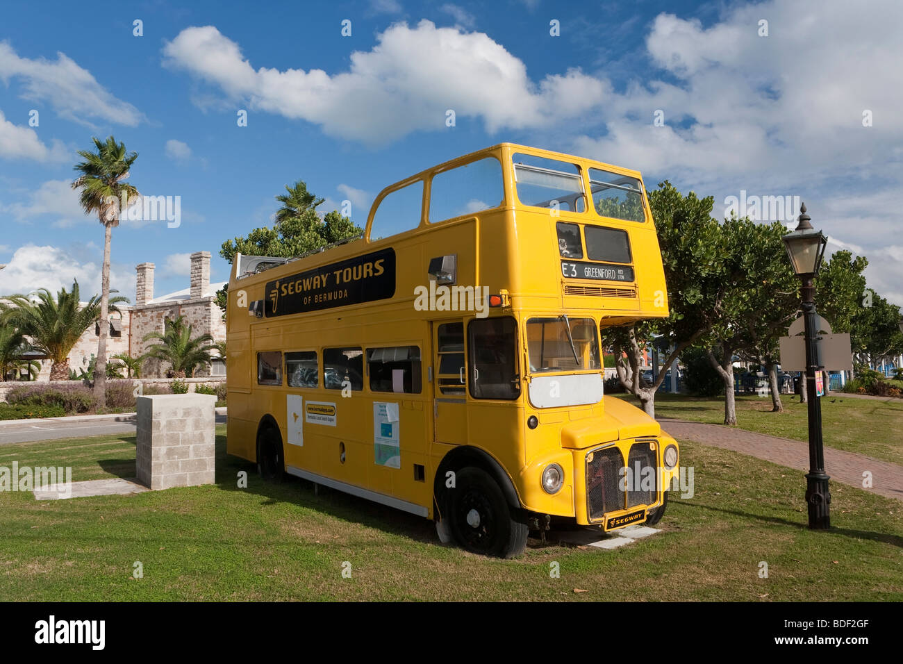 Bermuda double decker bus hi-res stock photography and images - Alamy