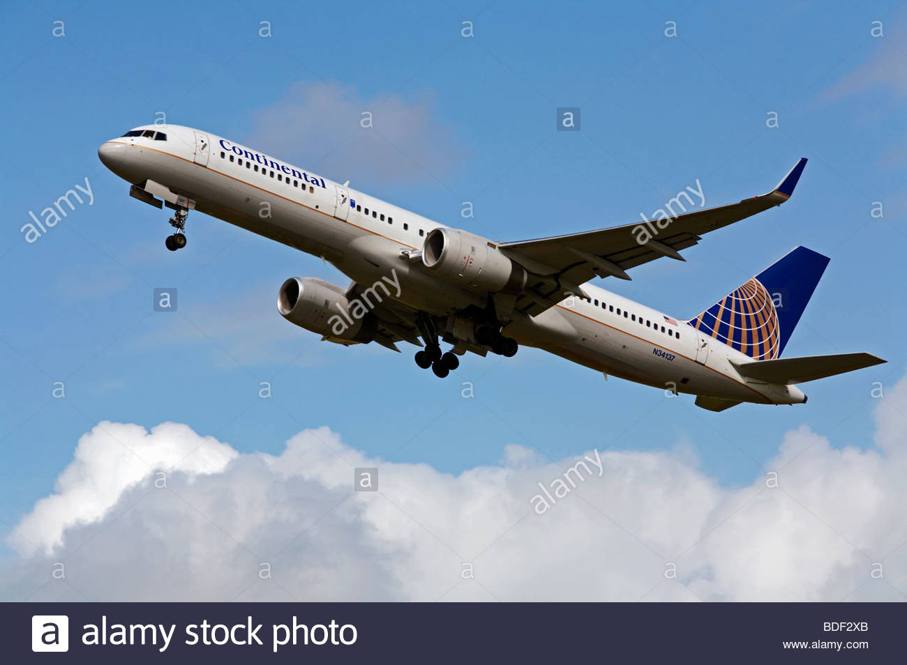 Continental airlines Boeing 757 flight shortly after takeoff Stock ...