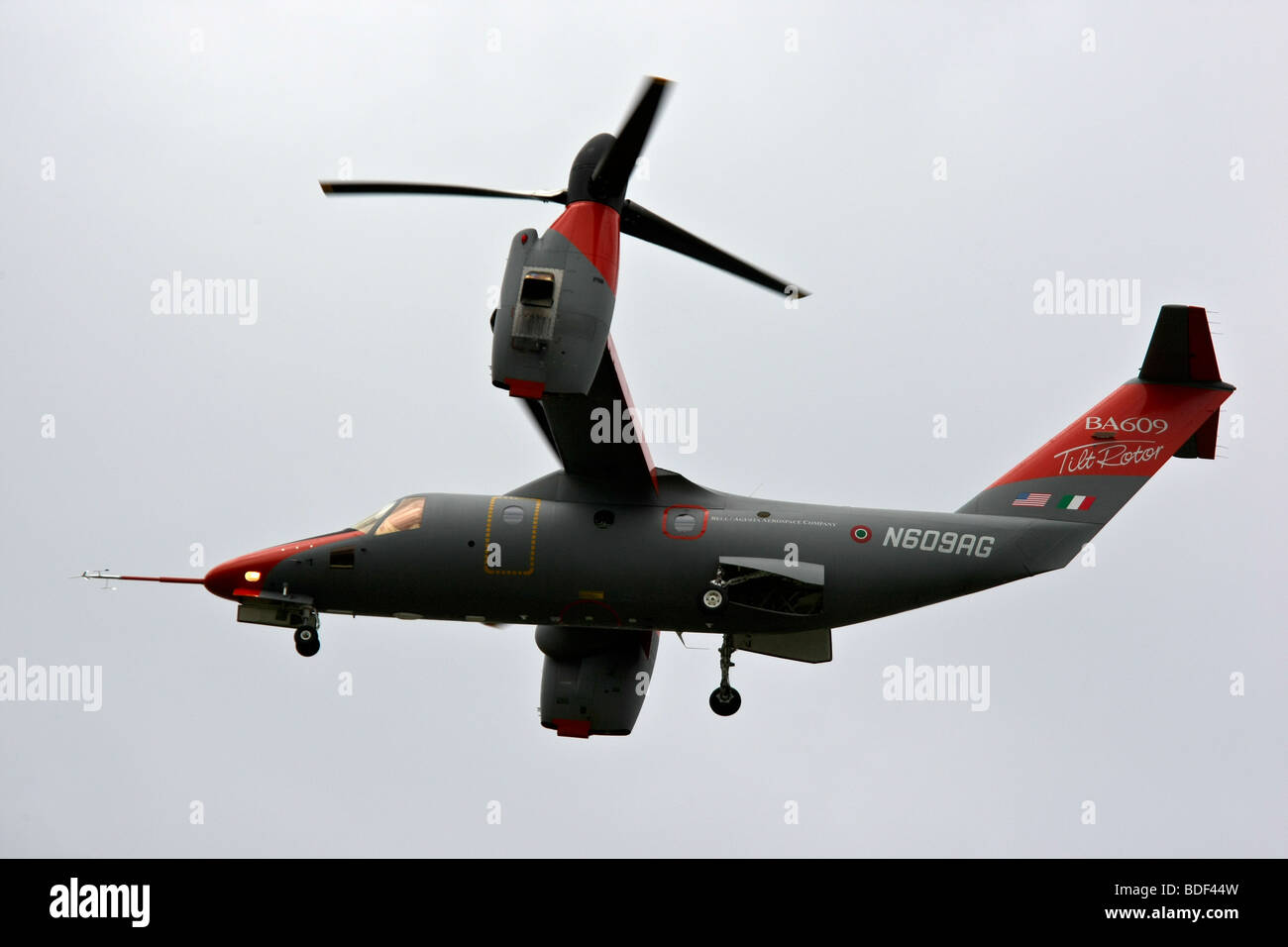Tilt rotor military aircraft hi-res stock photography and images - Alamy