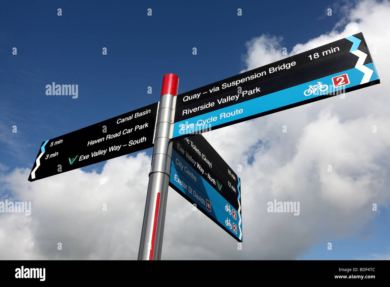 Cycle route directions sign hi-res stock photography and images - Alamy