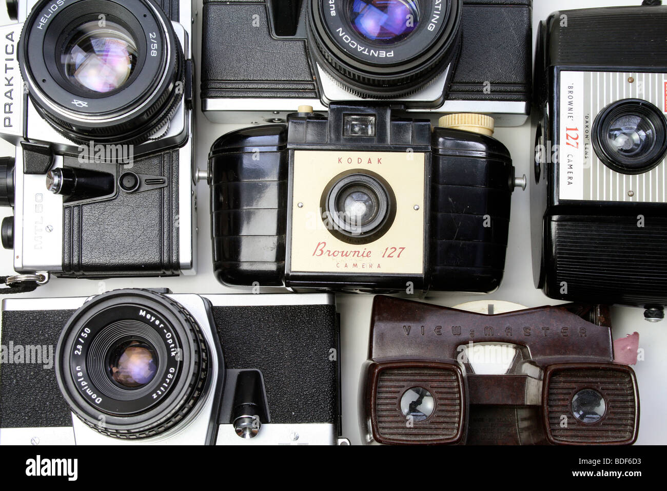 Vintage cameras pictures hi-res stock photography and images - Alamy