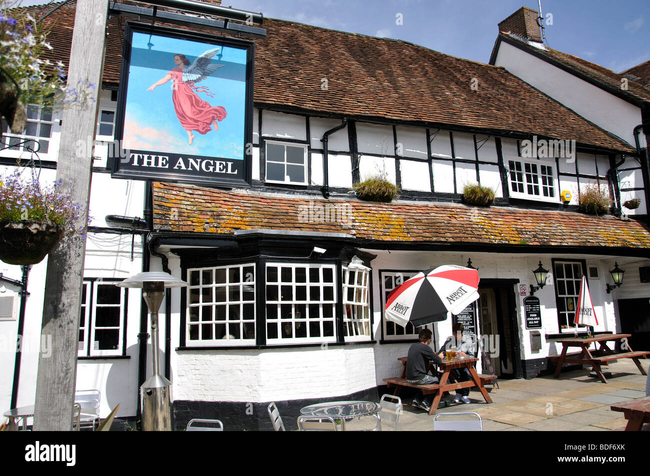 Andover high street historic hi-res stock photography and images - Alamy