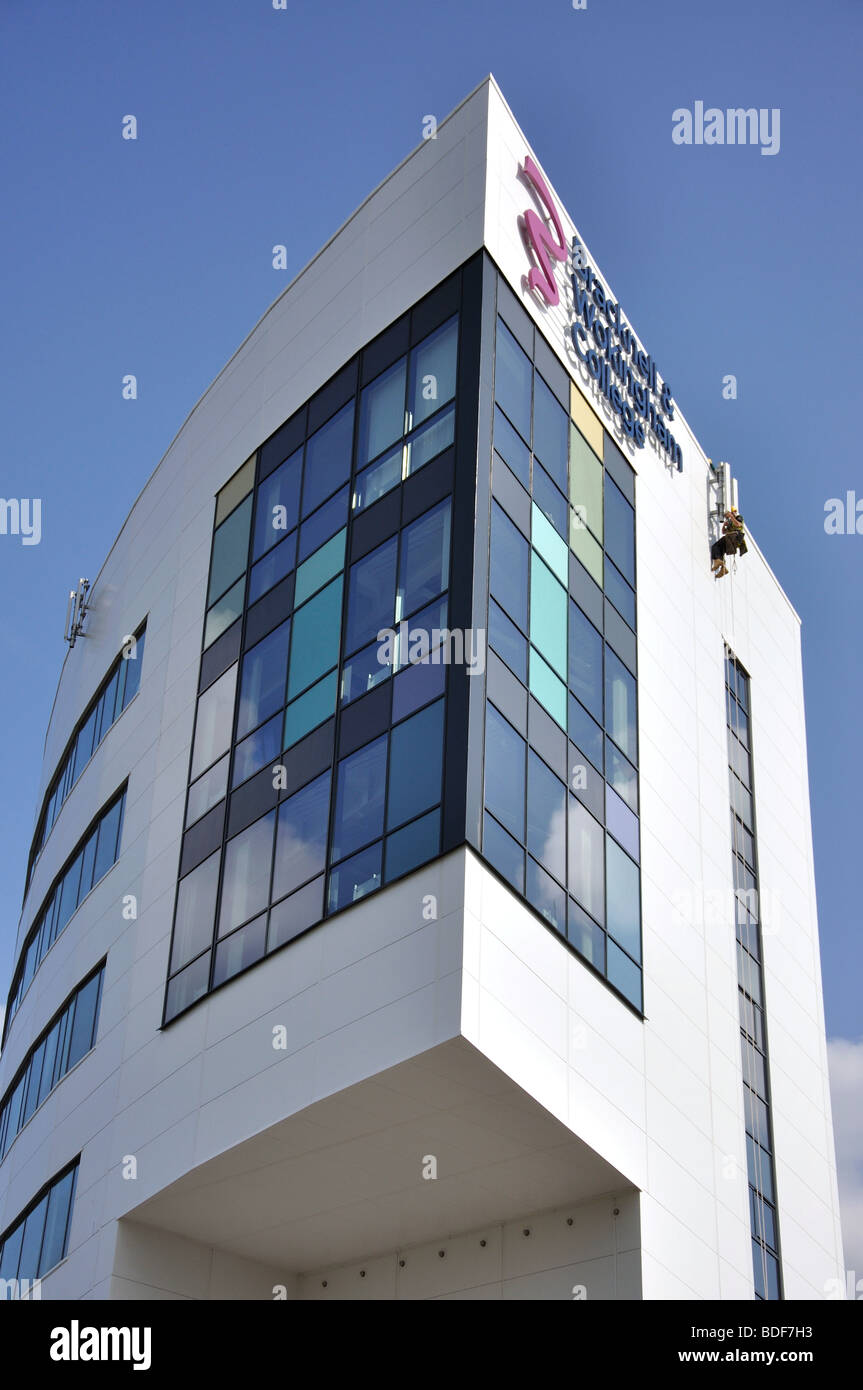 Bracknell church hi-res stock photography and images - Alamy