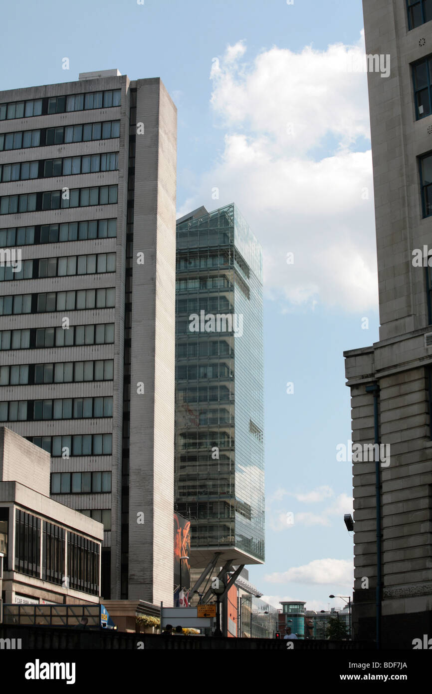 Modern apartment block hi-res stock photography and images - Alamy