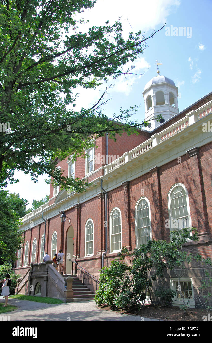Harvard University campus in Cambridge, Massachusetts Stock Photo - Alamy