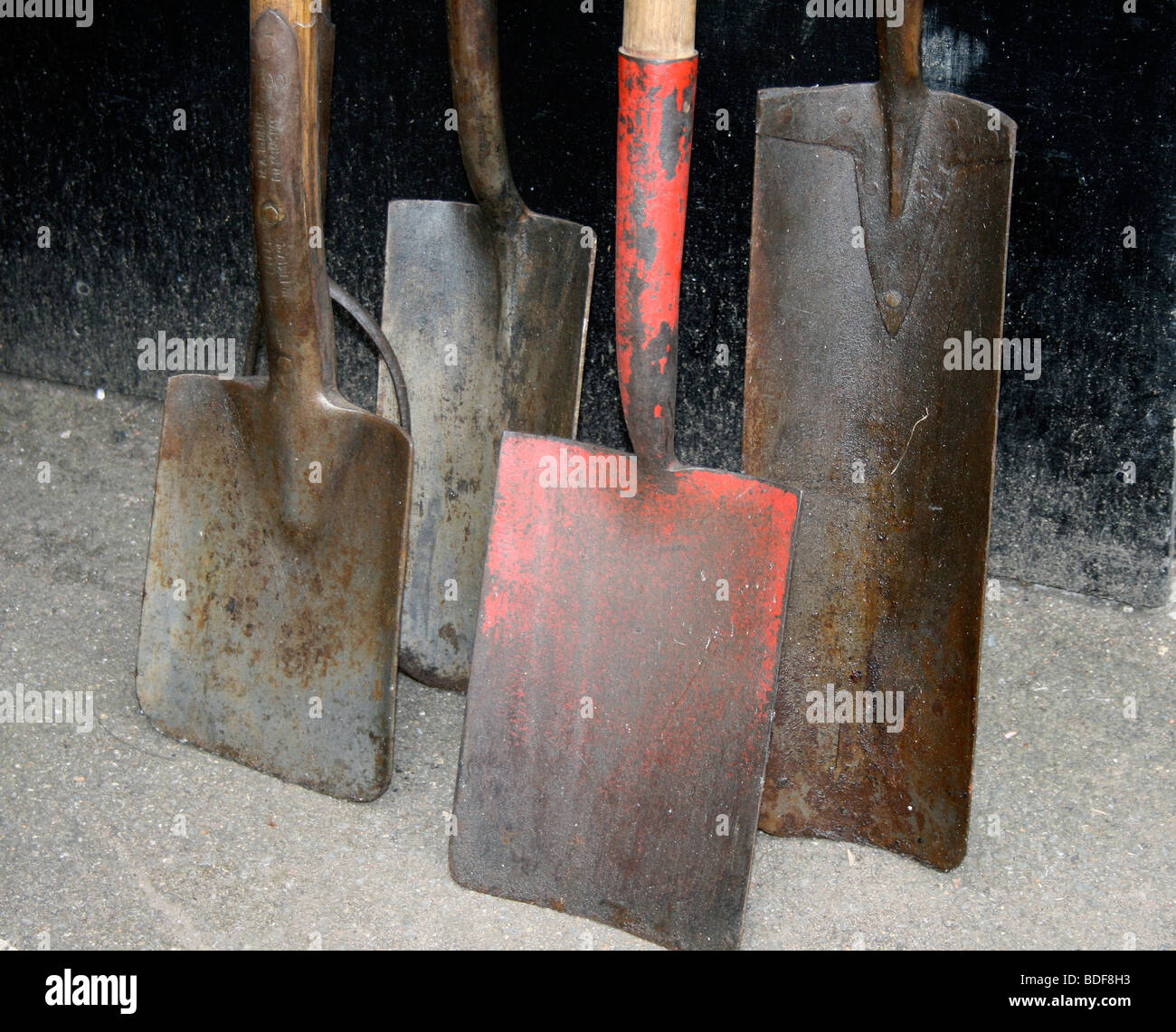 Vintage garden spade hi-res stock photography and images - Alamy