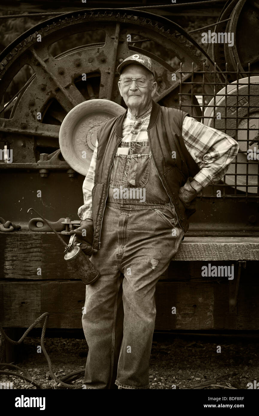 Old man bob hat hi-res stock photography and images - Alamy