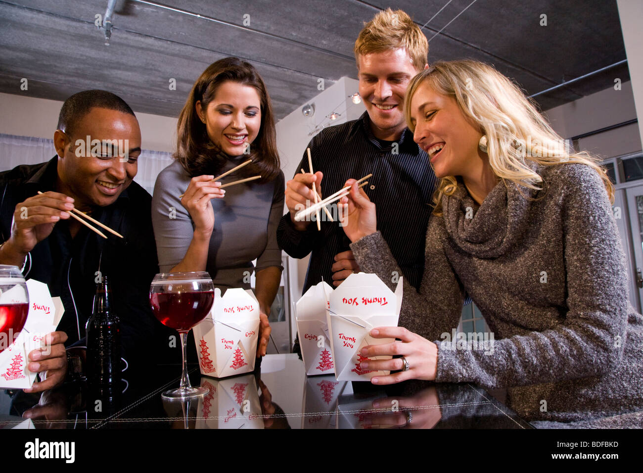 Couples eating take out hi-res stock photography and images - Alamy