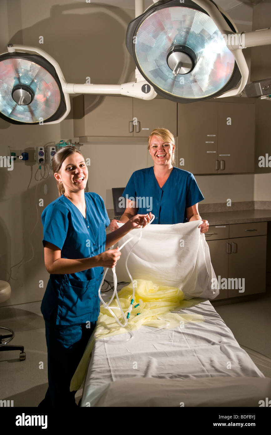 Hospital bed cleaning hi-res stock photography and images - Alamy
