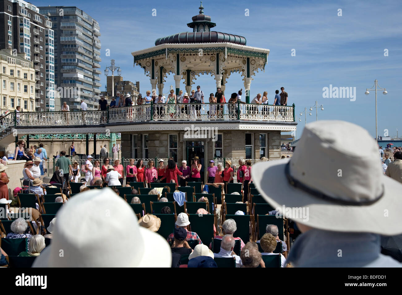 Bandstand music hi-res stock photography and images - Alamy