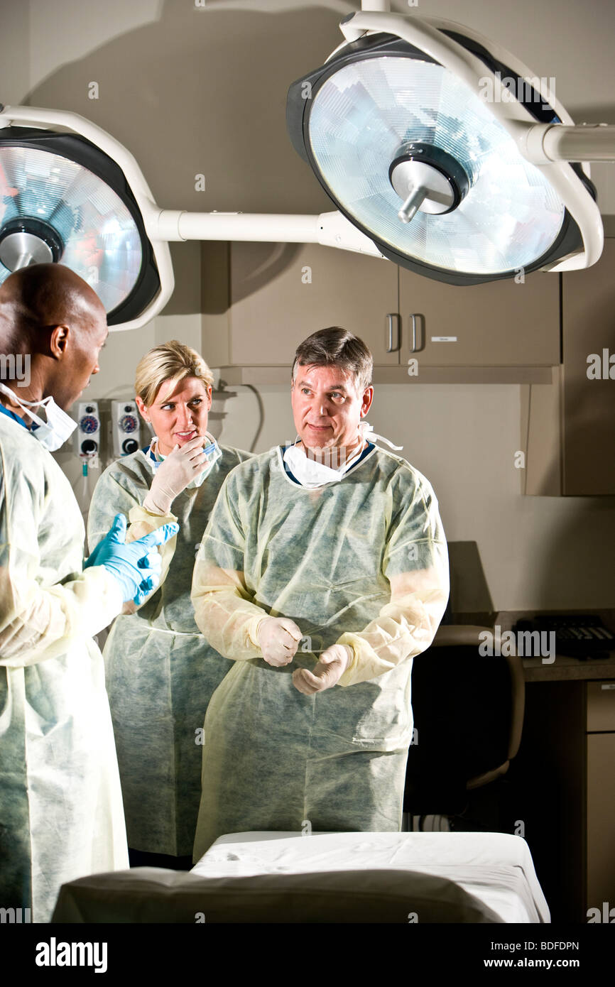 Medical meeting serious diverse hi-res stock photography and images - Alamy