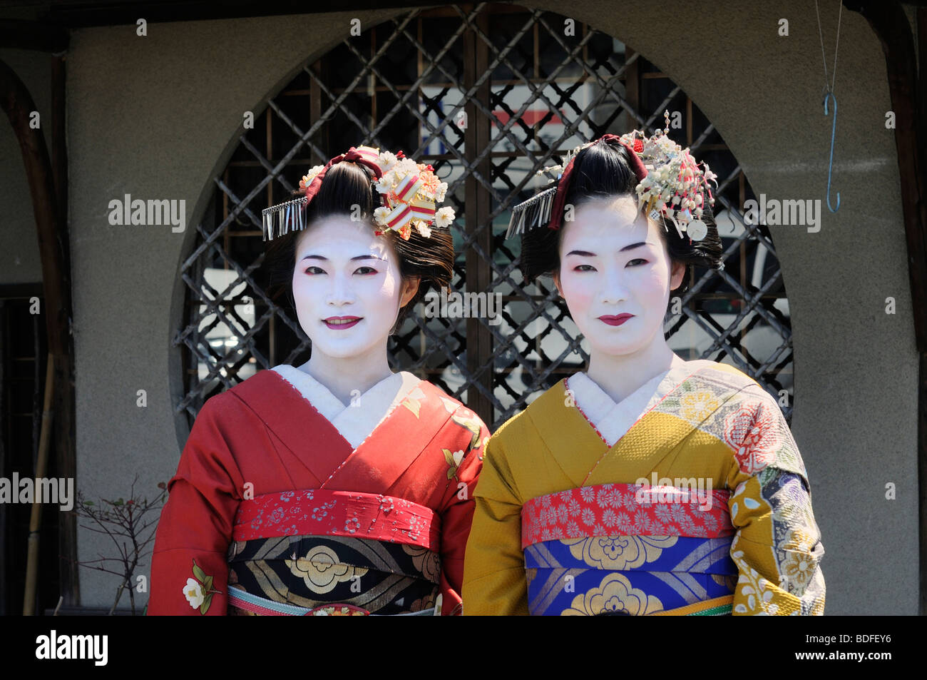 Maikos, geishas in training, in the Gion district, Kyoto, Japan, Asia ...
