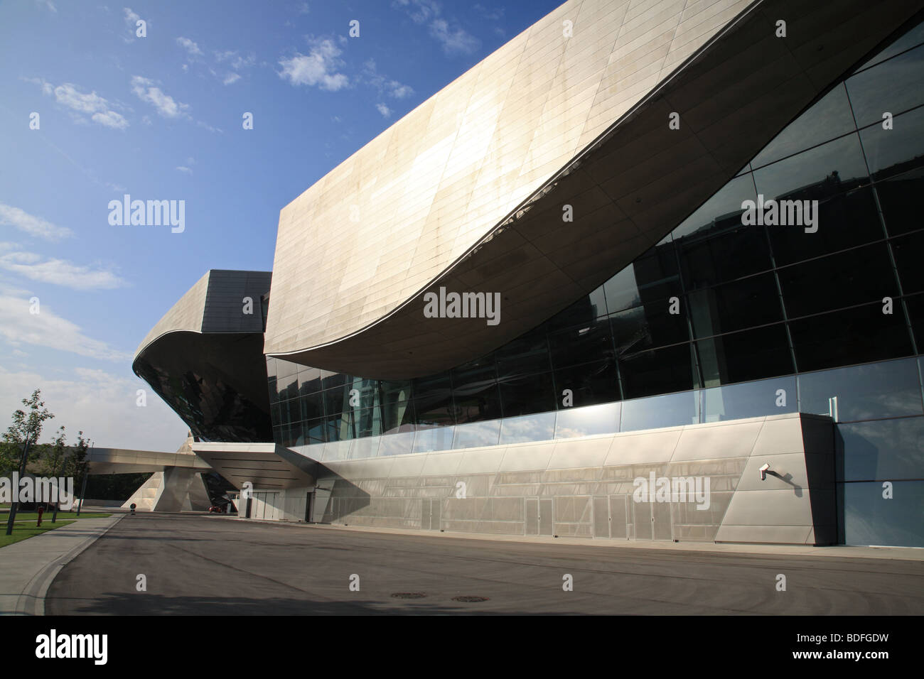 BMW World, BMW-Welt, distribution and discovery centers, Munich ...