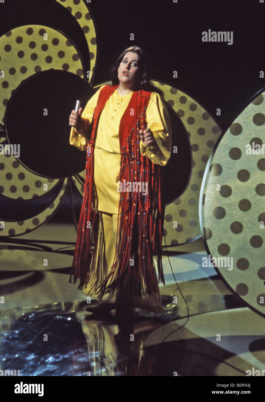 MAMA CASS - US pop singer about 1968 Stock Photo - Alamy