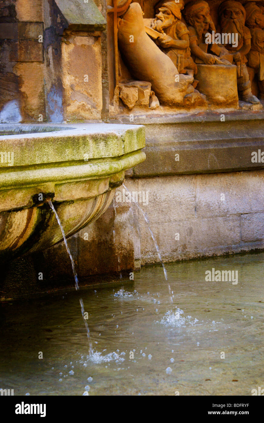 Köln - Famous city center fountain in Cologne Stock Photo - Alamy