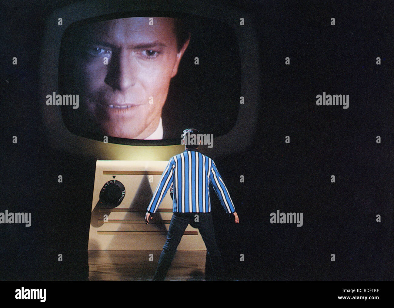 ABSOLUTE BEGINNERS - 1986 Virgin film with David Bowie Stock Photo - Alamy