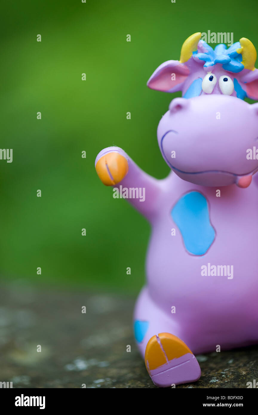 Smiling cow cartoon hi-res stock photography and images - Alamy