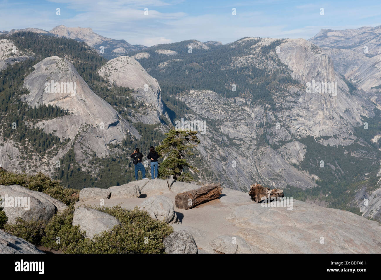 Panoramic mountains yosemite national hi-res stock photography and ...