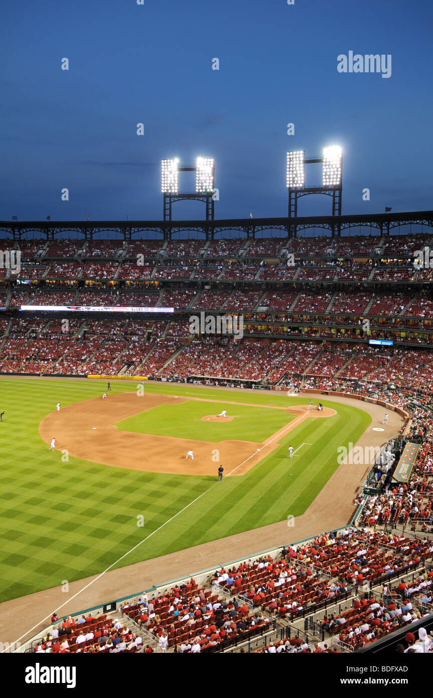 Stadium crowd hi-res stock photography and images - Alamy