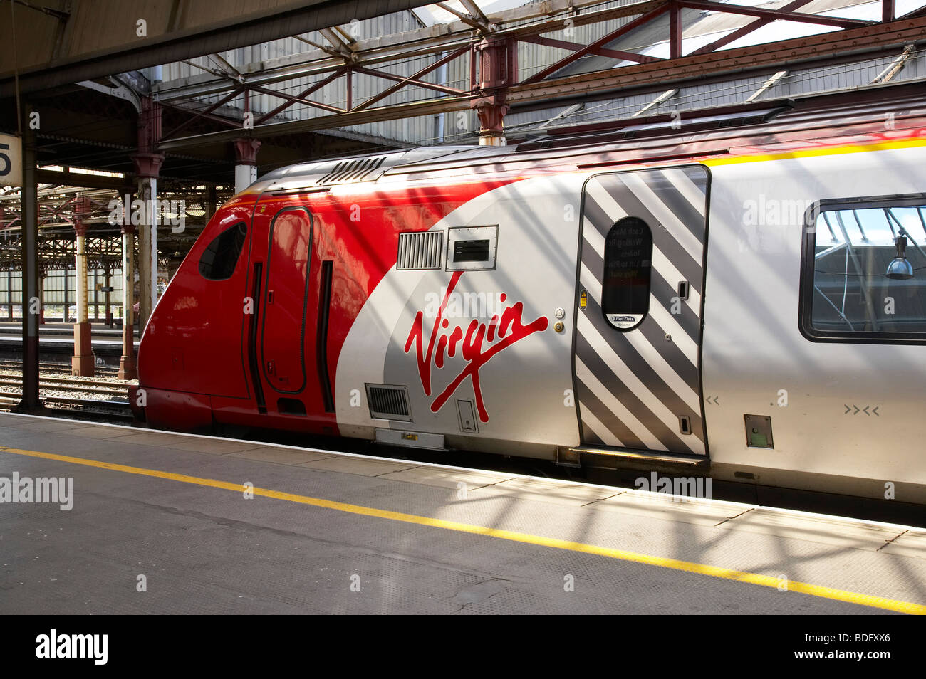 Virgin rail train platform hi-res stock photography and images - Alamy
