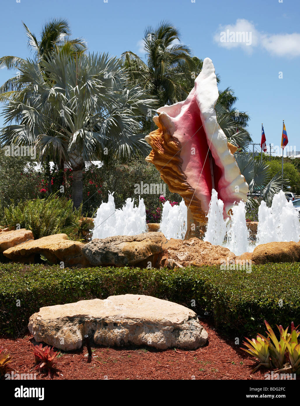 giant shell fountain Stock Photo - Alamy