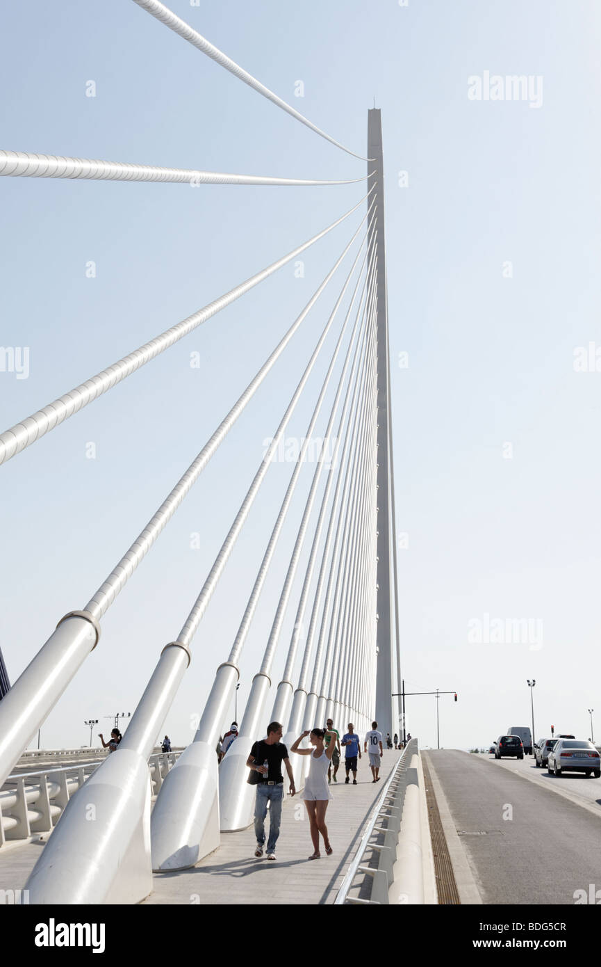 Assut d’Or bridge (aka Serreria Bridge) in Valencia designed by ...