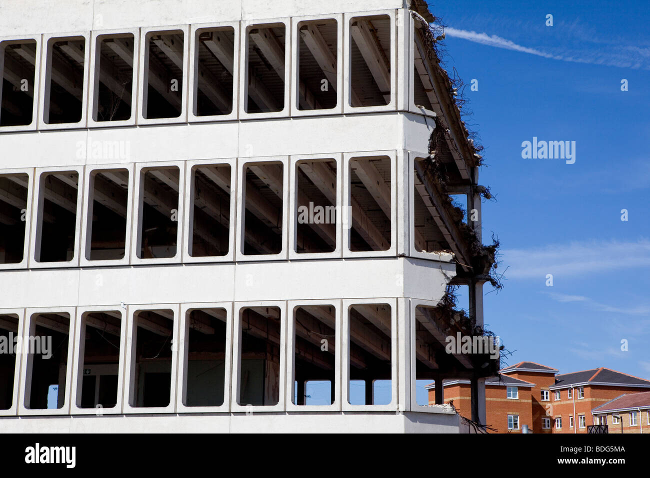 Half demolished building hi-res stock photography and images - Alamy